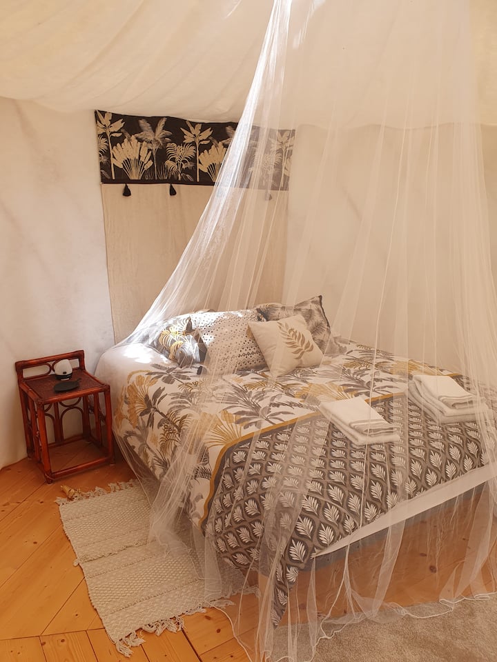 Yourte Cosy Pour Deux – Comme Un Camping… En Mieux - Langeais