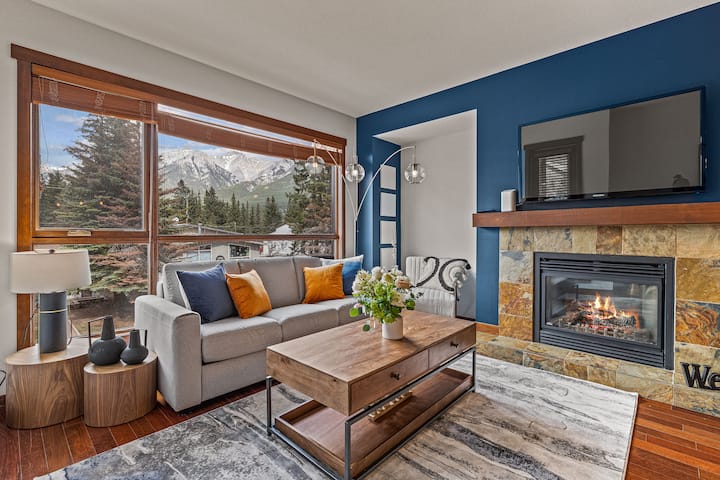 2br City Escape W/ Scenic Views + Heated Parking - Canmore