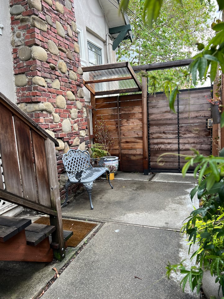 Private Rockridge Refuge - Oakland, CA