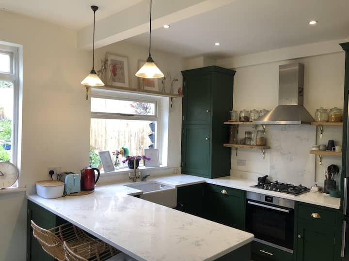 Beautiful Family Friendly Home - Croydon