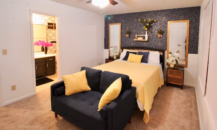 Greensboro Home Away From Home - Greensboro, NC