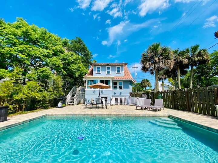 Historic Courtyard Cottage/cottages Sleep Up To 14 - New Smyrna Beach, FL