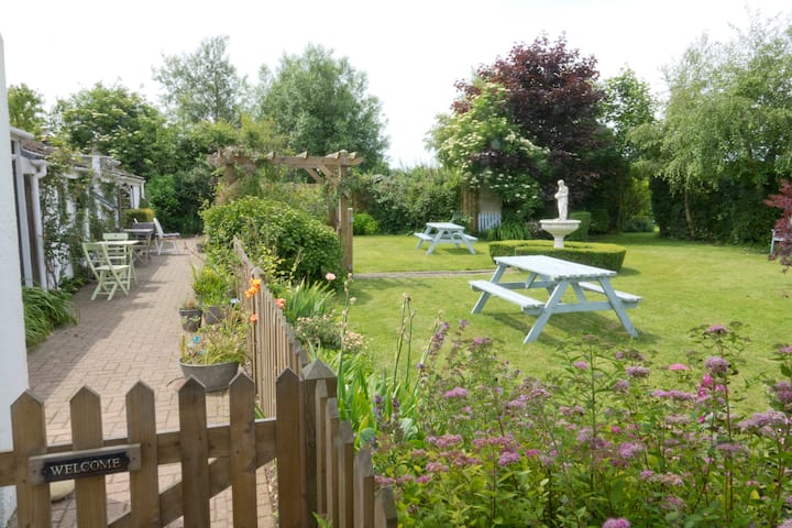 Bridle Cottage Camber Sands - Sleeps Up To 4 - Camber Sands