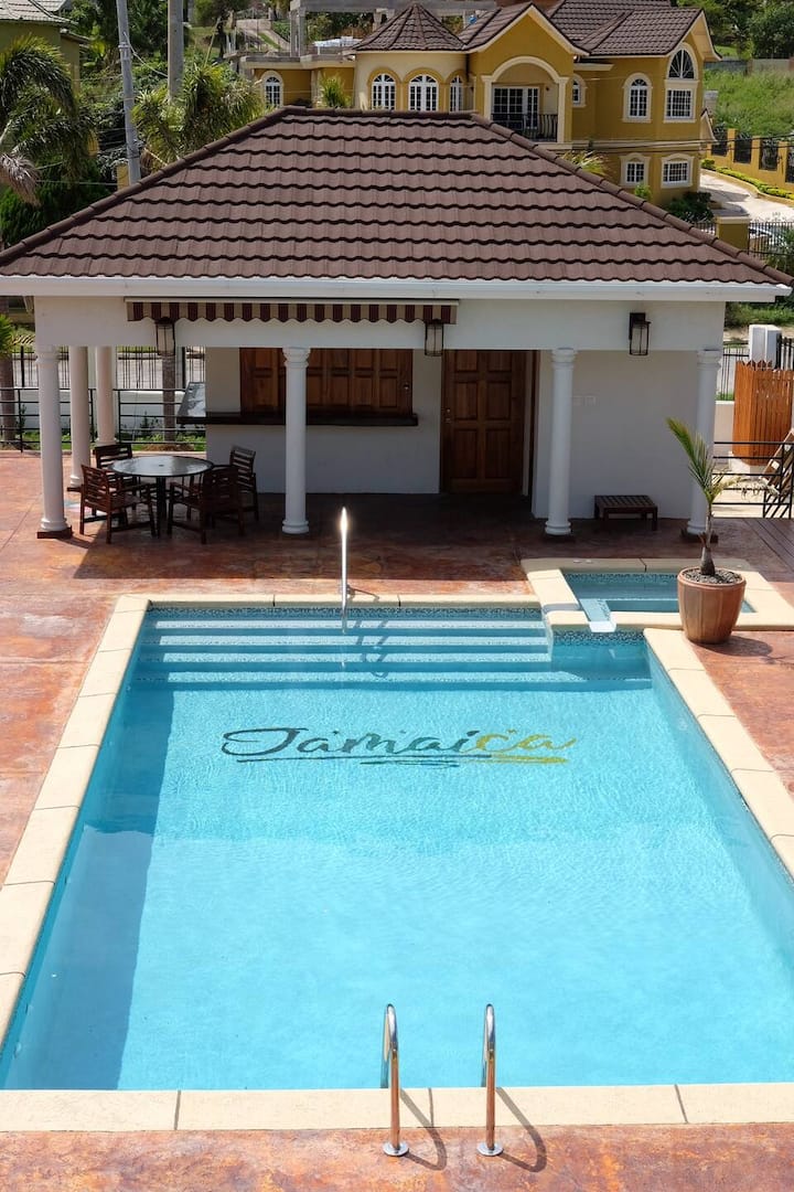 Cozy Big's Apt 2br Near Shopping Mall – 9 Min Walk - Montego Bay