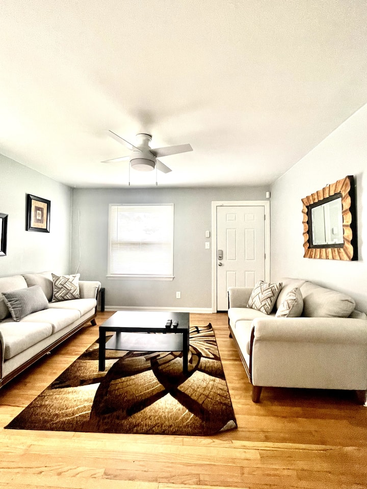 The Oak Park Retreat - 트로이