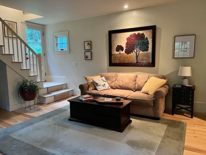 York Cozy Beach Retreat - York's Wild Kingdom, York