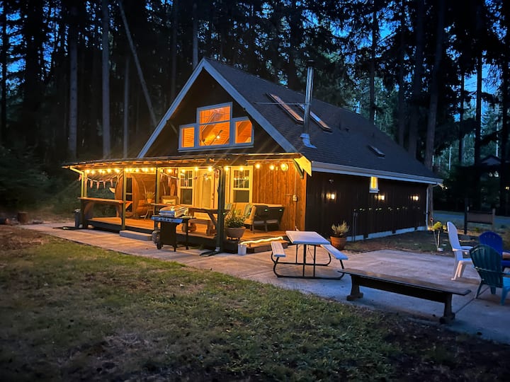 Cedar Cabin On Fairway 7 - Anderson Island, WA