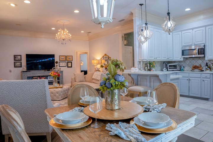 Casa Italia Retreat – Patio Dining & Comfort For 8 - Amarillo, TX