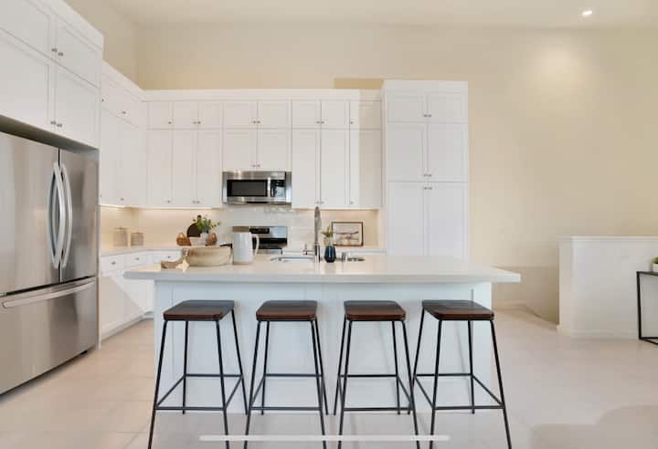 *Irvine (Cypress Village/great Park) New & Clean* - Irvine, CA
