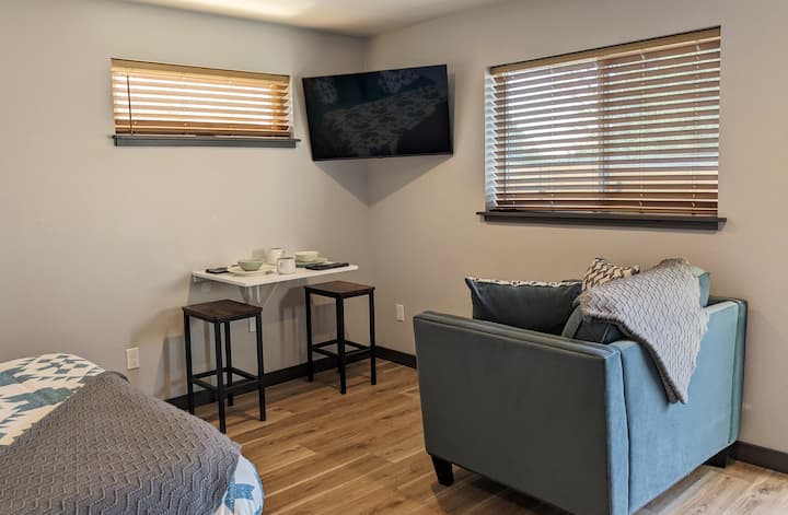 Modern, Pet-friendly, Private - Ev Charger Level 2 - Medford, OR