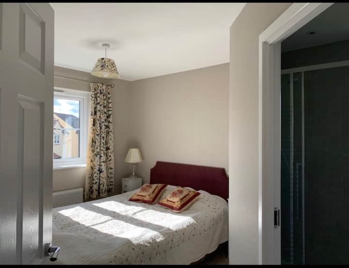 Double Room, Own En-suite, Cotswolds. - Tetbury