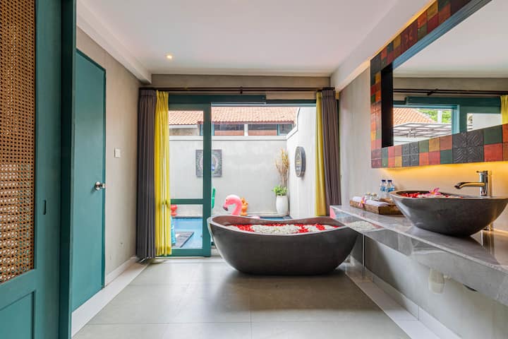 Comfortable 1br Mezzanine W/ Pool - Seminyak