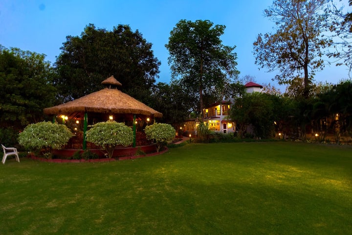 Oel Nature Retreat, 5bhk Farmhouse By Alaya Stays - Lakhimpur
