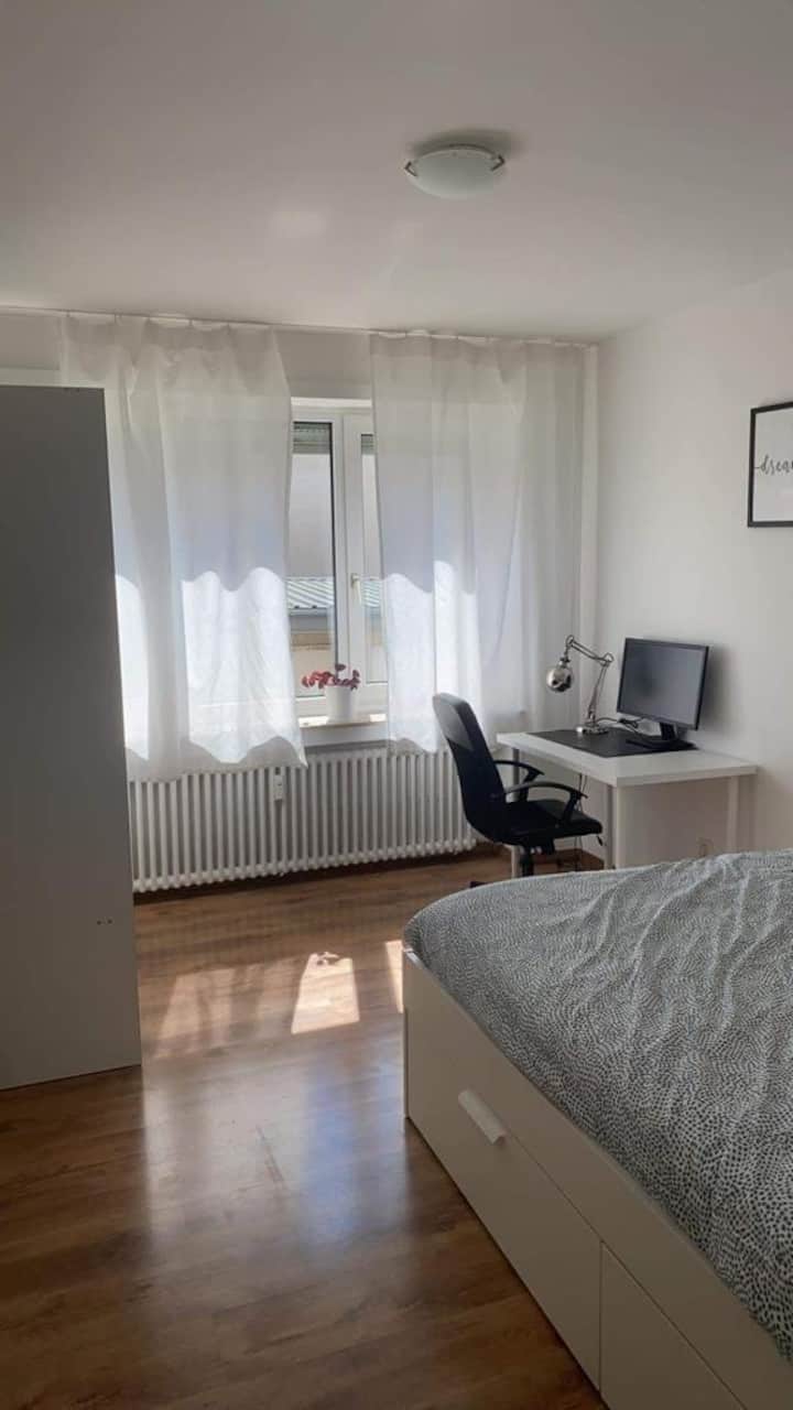 Bright Room In The Center - 룩셈부르크