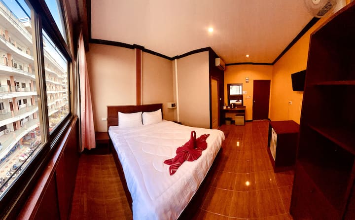 Private Hotel Room 5 Minutes Walk To Patong Beach. - Patong