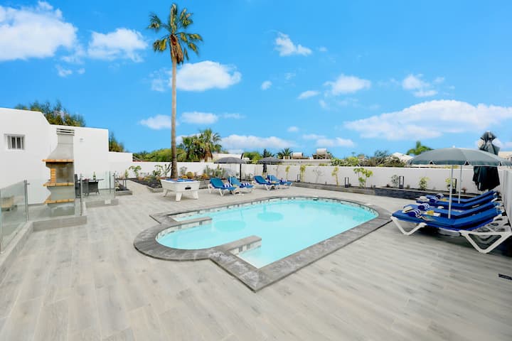 Villa El Paraiso 5 Bed, 4 Bath, Pool, Sleeps 12 - Puerto del Carmen