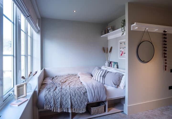 Fabulous New Southfields Studio - Fulham
