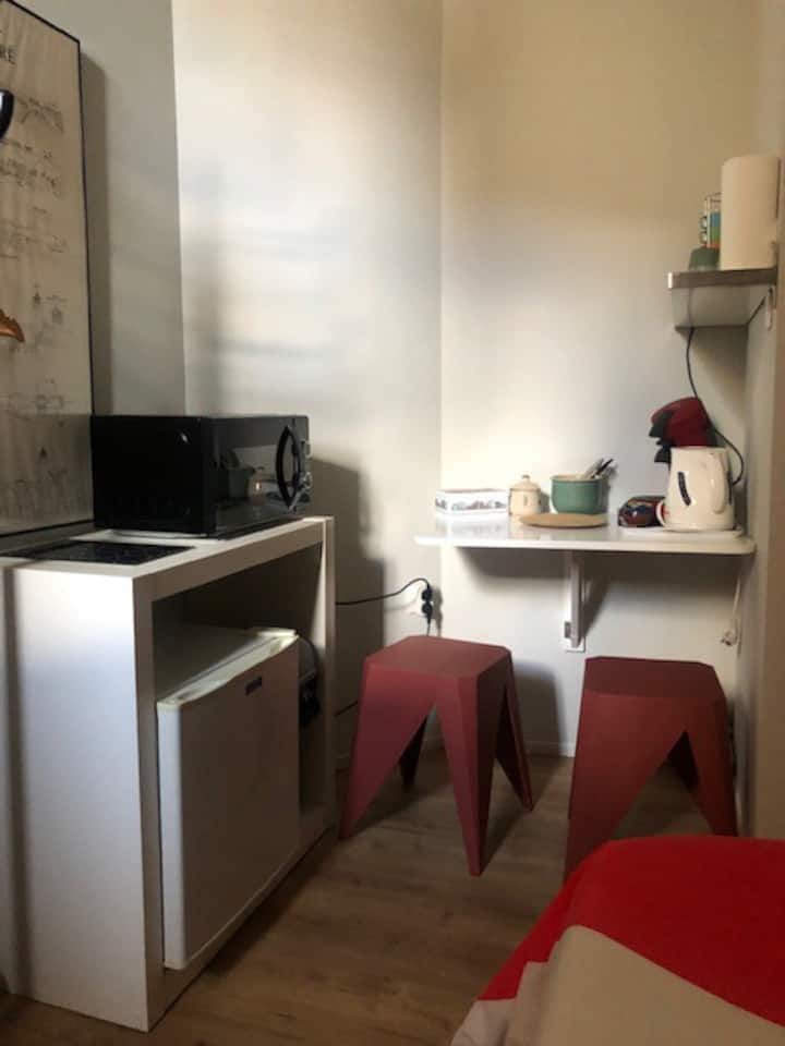 Chambre : Entrée, Toilette Et Douche Indépendantes - Cahors