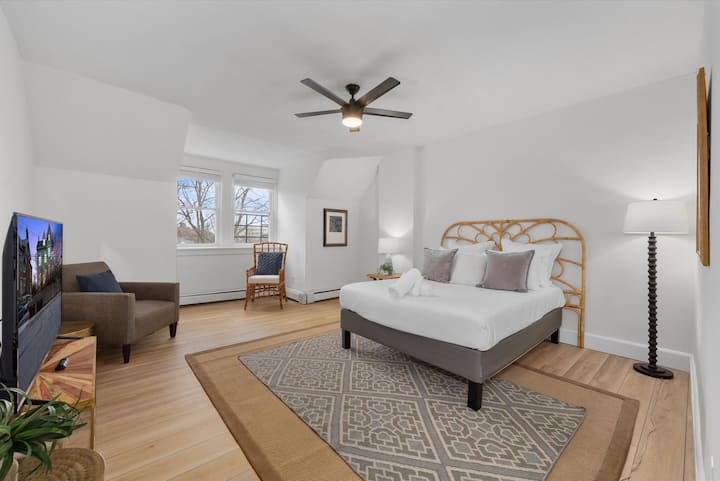 Cozy 3br Near Zoo | Hospitals | Uc | Free Parking - Cincinnati