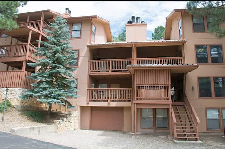 3 Story Condo: Ski And Hike - Ruidoso, NM