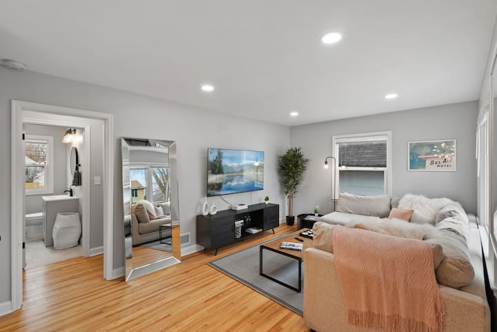 Colorful Midwest House - Minneapolis, MN