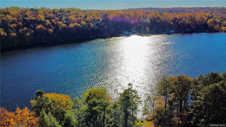 Elegant Spacious Lakehouse - Brewster, NY