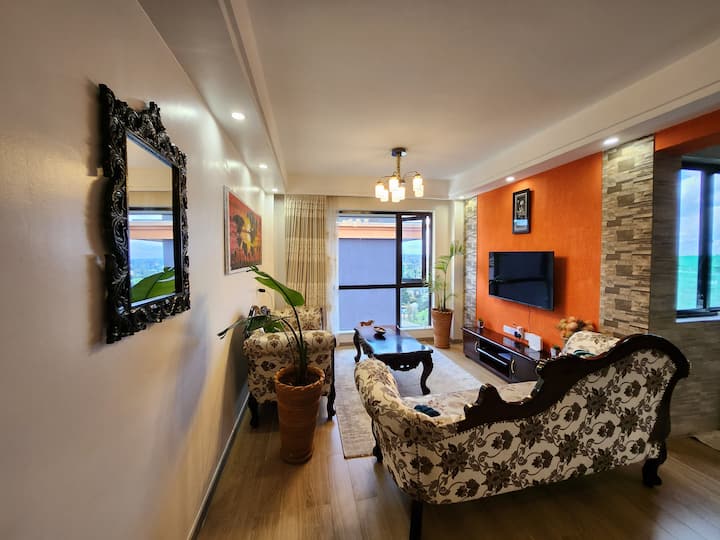 Top-floor Apartment With Desk Space, Pool & Gym - Nairobi