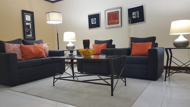 Tropical 2 Bed / 2 Bath Cental Kingston Apt Eg2 - Kingston