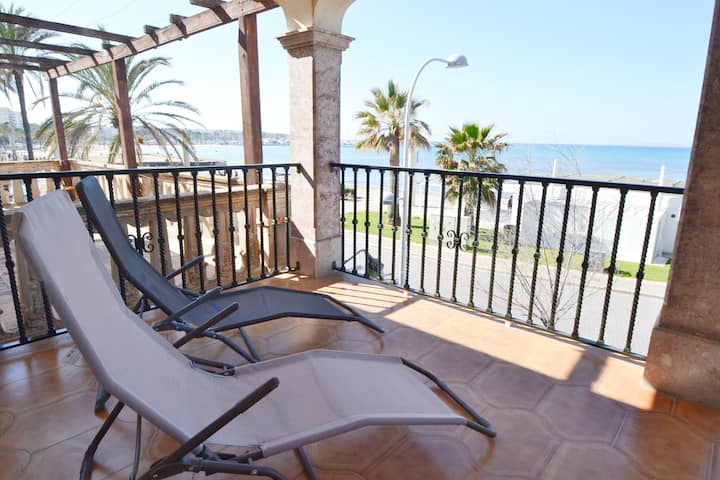 Waterfront Apartment Perfect For Beach Lovers. - S'Arenal