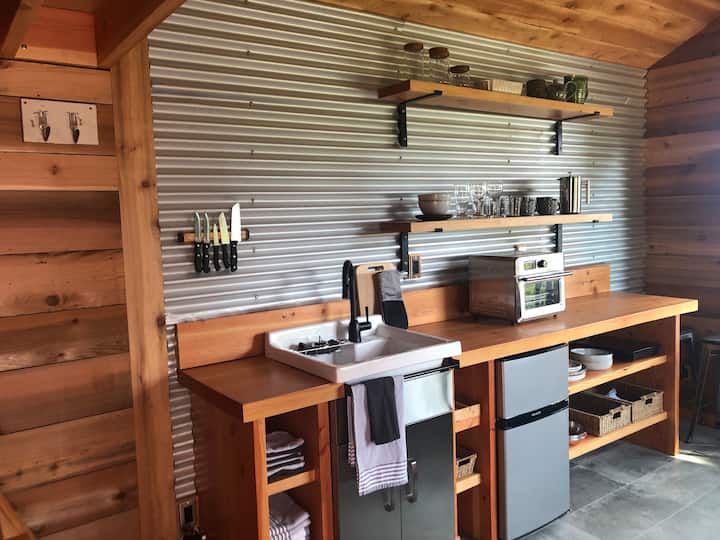 Fir Forest Tiny Home - Sooke