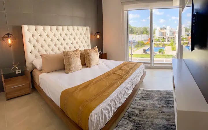 Elegant And Spacious House Excellent Location - Cancún