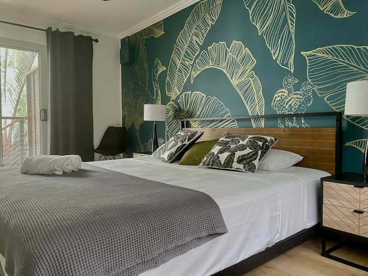 Artful Funky And Hip, Two Bed /Two Bath Apartment - 팜 코브