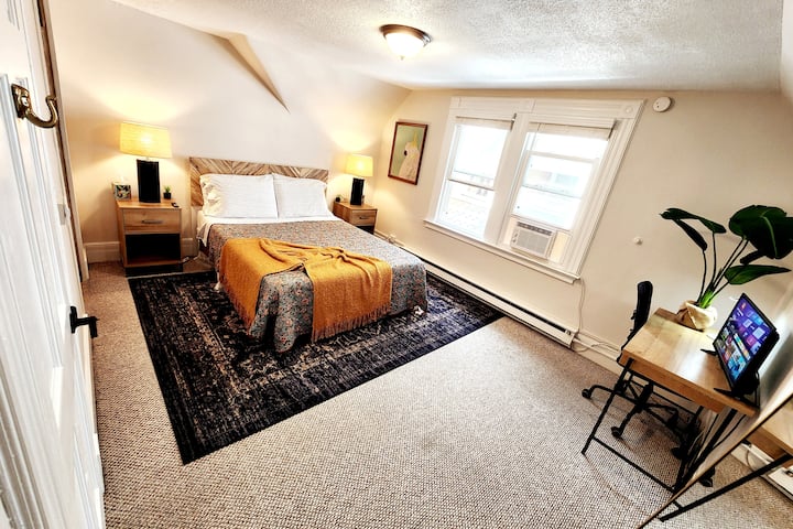 Walk To Yale! Queen Bed, Fast Wi-fi, Free Parking - New Haven, CT
