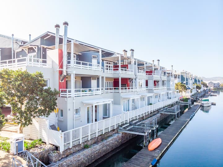 Trendy Get-away On The Canals, Thesen Islands - Knysna