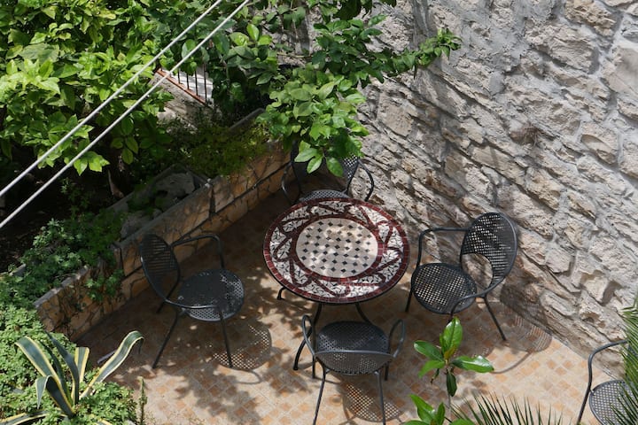 Cozy Townhouse With Patio - Split