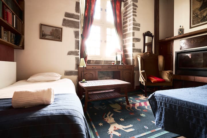 Ohantzea - Maison Forte Basque (Xiiith C.) - Bidarray