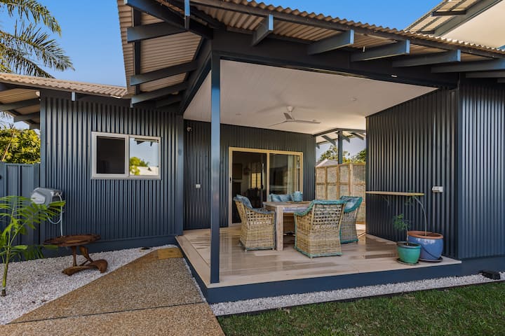 The Blue House Guest House, Cable Beach - Broome