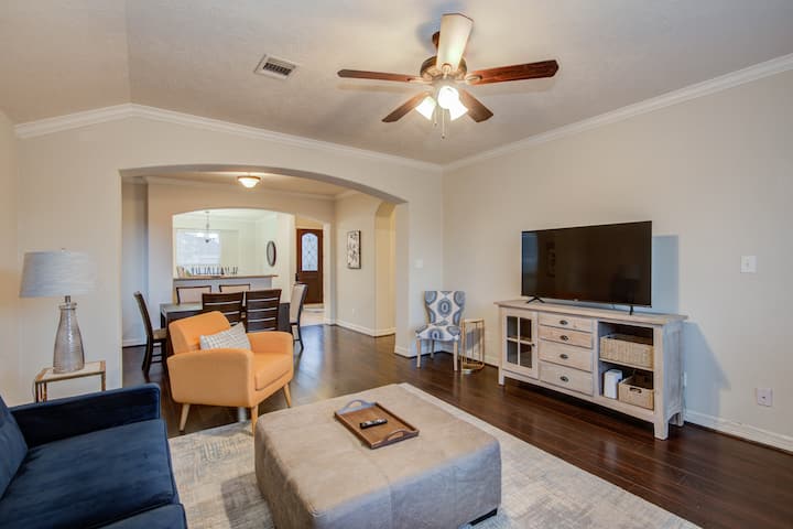 Comfortable Tomball House Pet Friendly - Stagecoach, TX