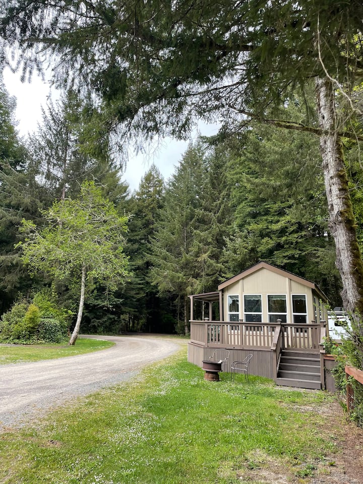 Mystic Forest Cabin - Klamath, CA
