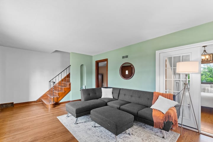 Cozy 3br Home Near Wash U - University City, MO