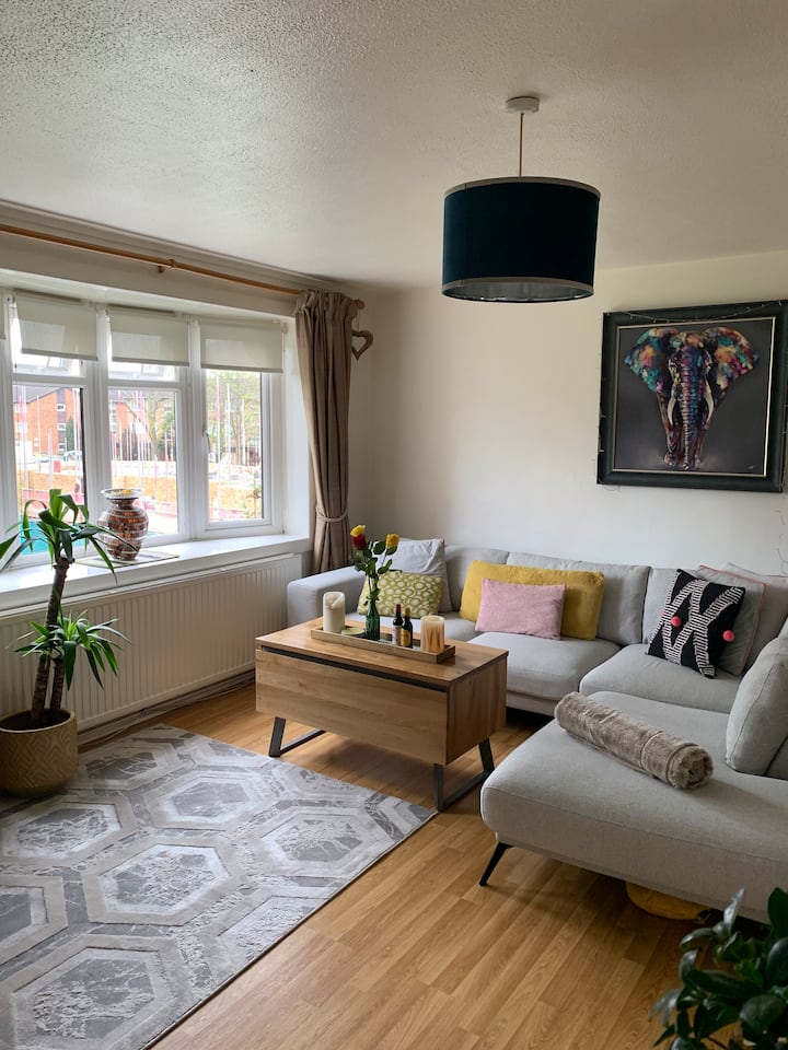 27 Buckingham Palace - Brentford