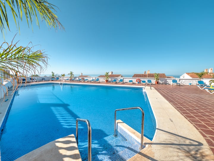 Charming Townhouse With Pool And Two Terraces - Nerja