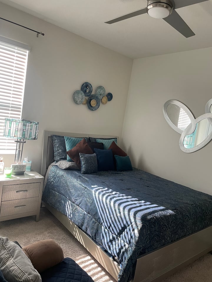 Modern Private Room - Zephyrhills, FL