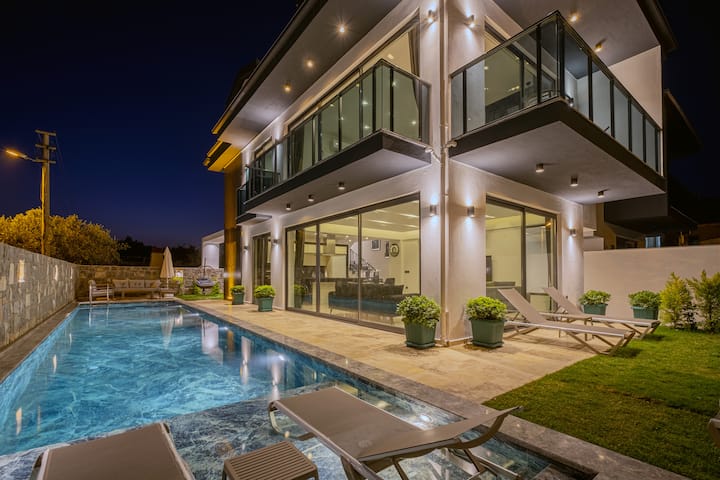 ÇAlış Mevkii 6 Kişilik Lüks Villa - Fethiye