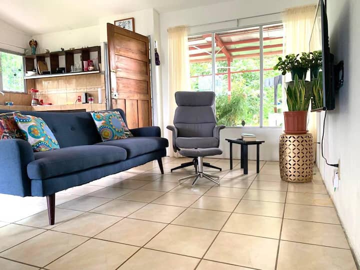 Yellow Star House - Costa Rica