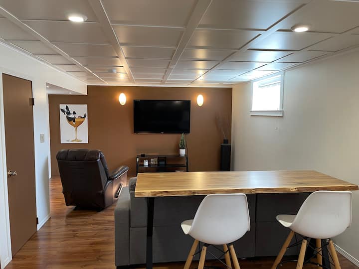 Cozy, Quiet, And Roomy - Saskatoon