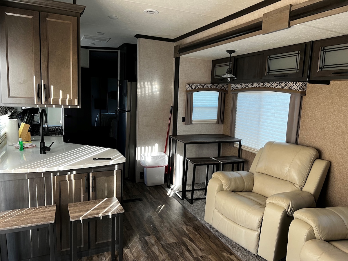 The Premier Travel Trailer - Campervans/Motorhomes for Rent in Big Pine ...