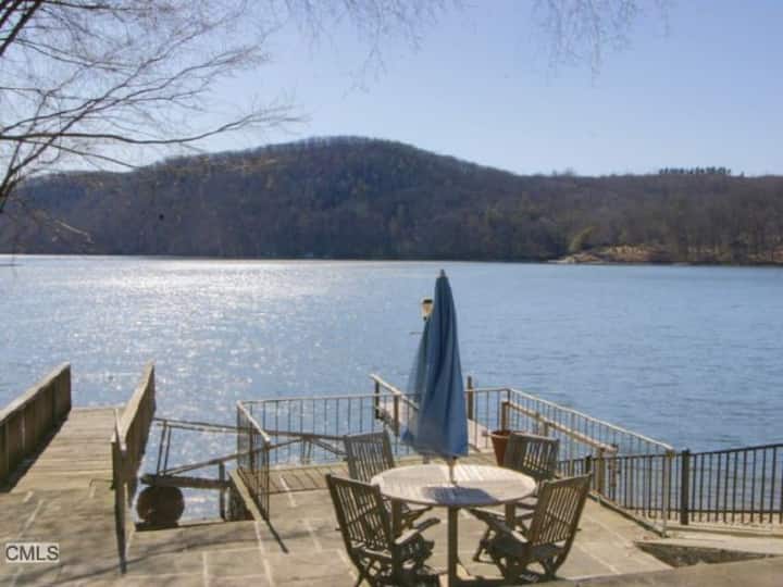 Home On Candlewood Lake - Danbury, CT