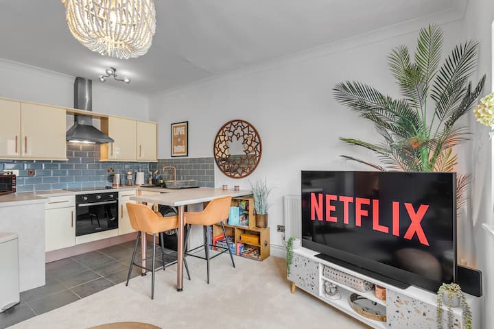 Seven Space | City Centre Flat With Parking. - Norwich