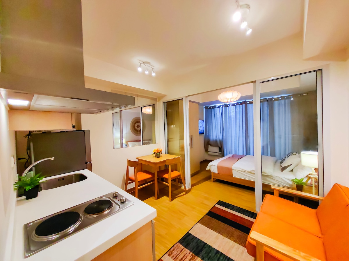 1BR Suite at Azure Urban Resort Near Airport #AZ02 - Condominiums for ...